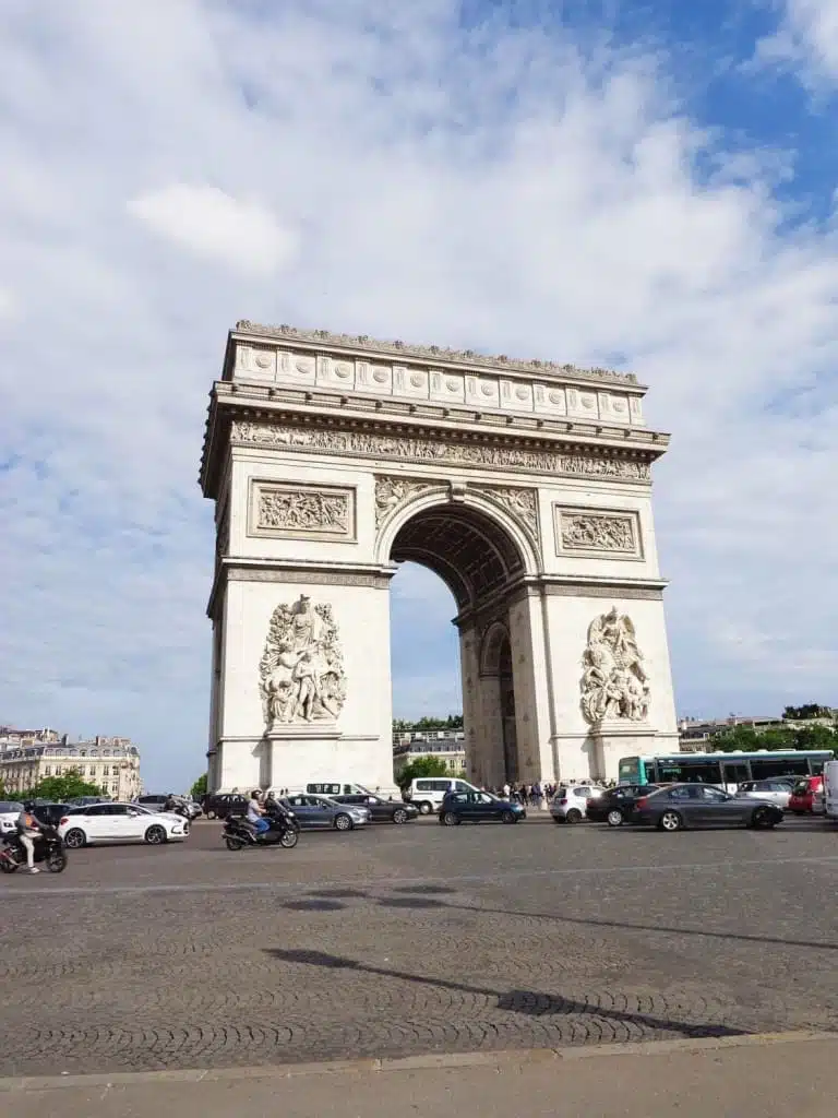 Is Paris Worth Visiting? 12 Reasons I'm Hesitant to Return